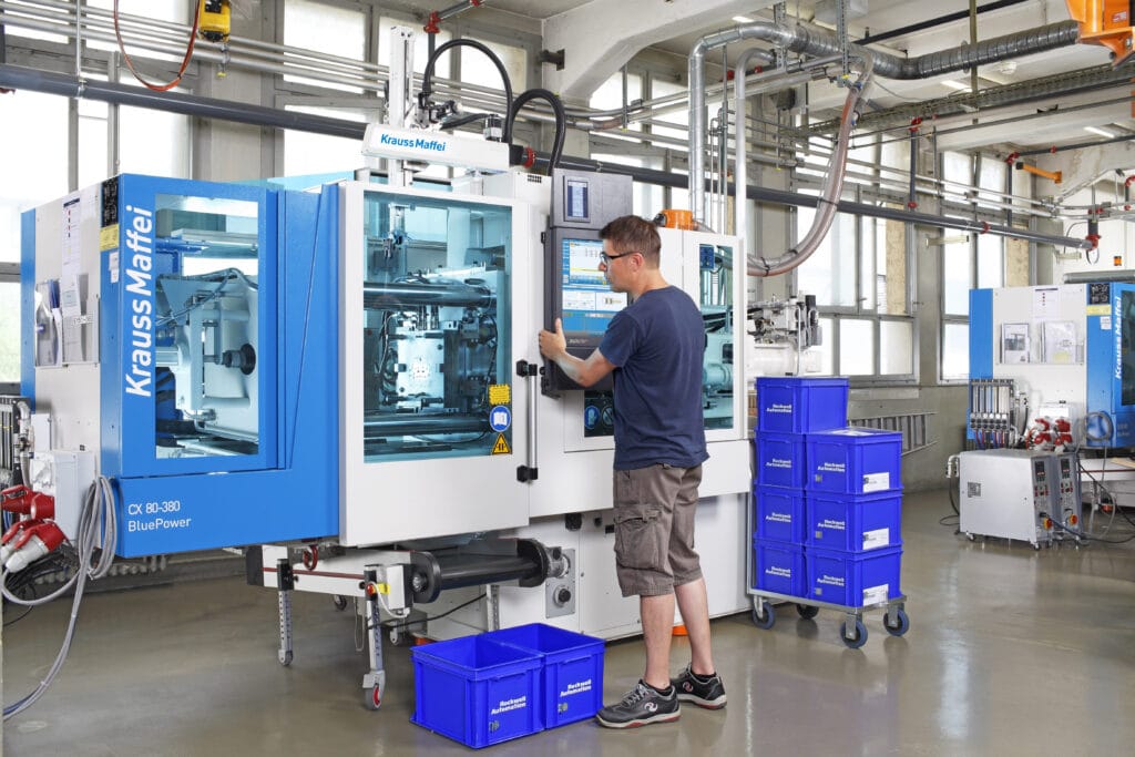 Plastic Molding Machinery Operator - Migration lounge